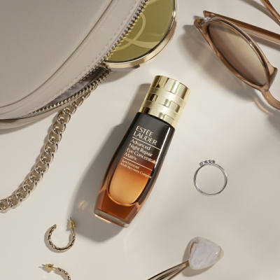 Estee Lauder x LazLive