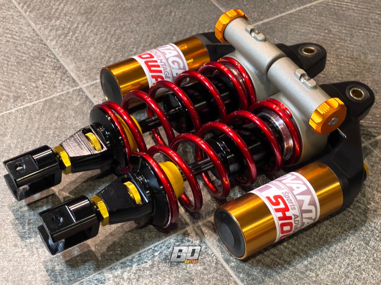 โช๊คหลัง โชว่า Showa Pcx Nmax Xmax แกนดำ ตัวเทพ งานไทย ระบบน้ำมัน